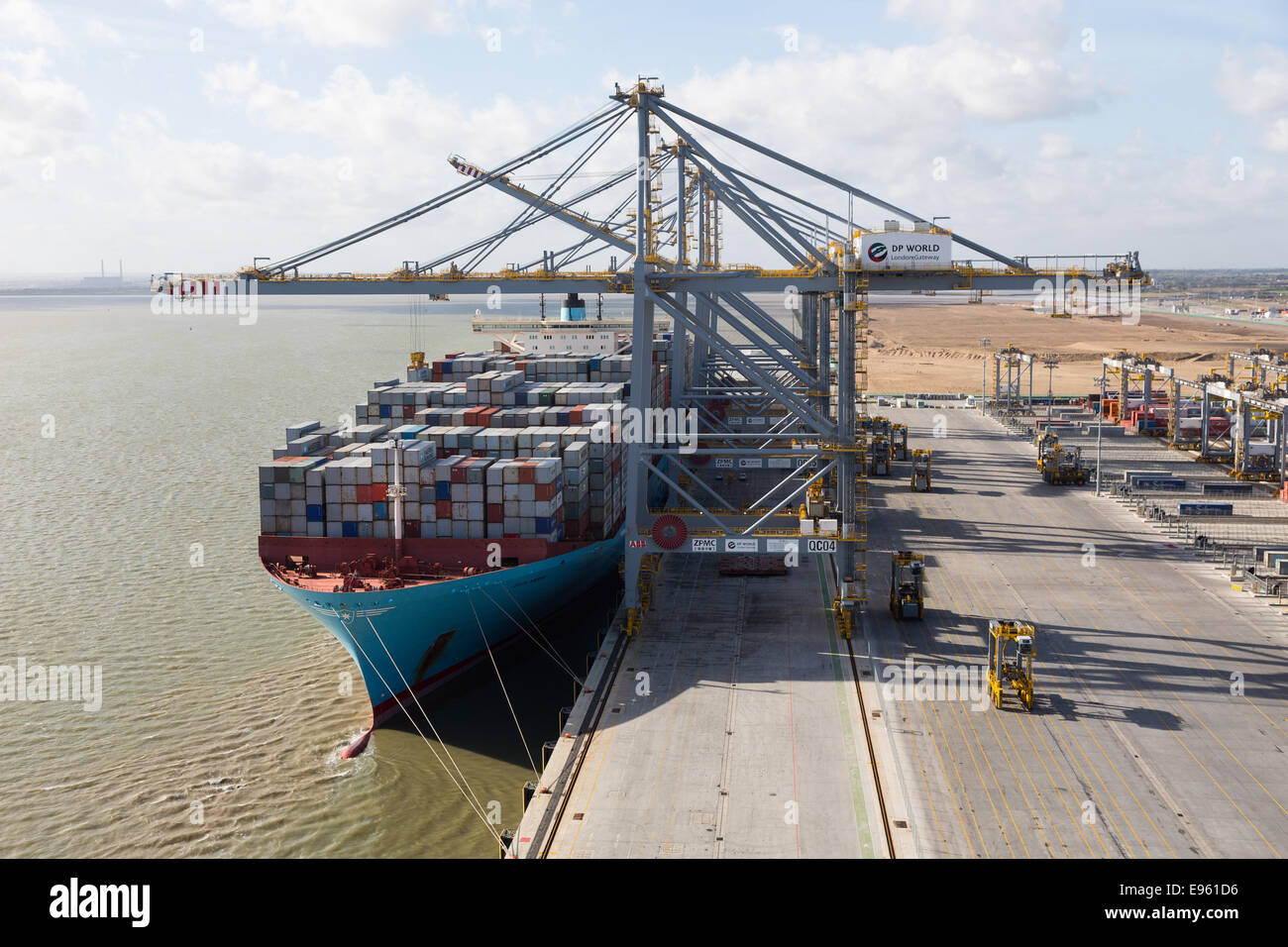 London Gateway, Essex, UK. 19th Oct 2014. Container ship Edith Maersk ...