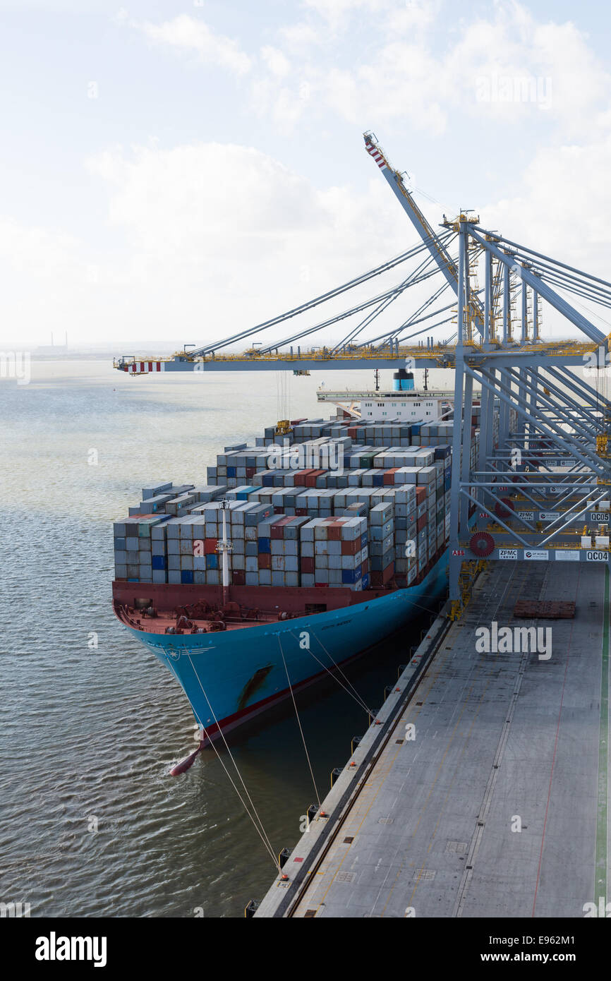 London Gateway, Essex, UK. 19th Oct 2014. Container ship Edith Maersk ...
