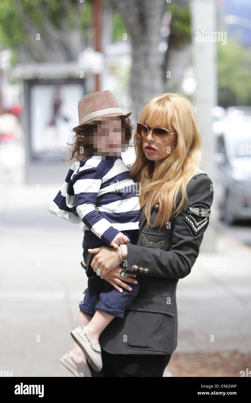 Rachel Zoe on Robertson Boulevard on a shopping trip with her parents ...