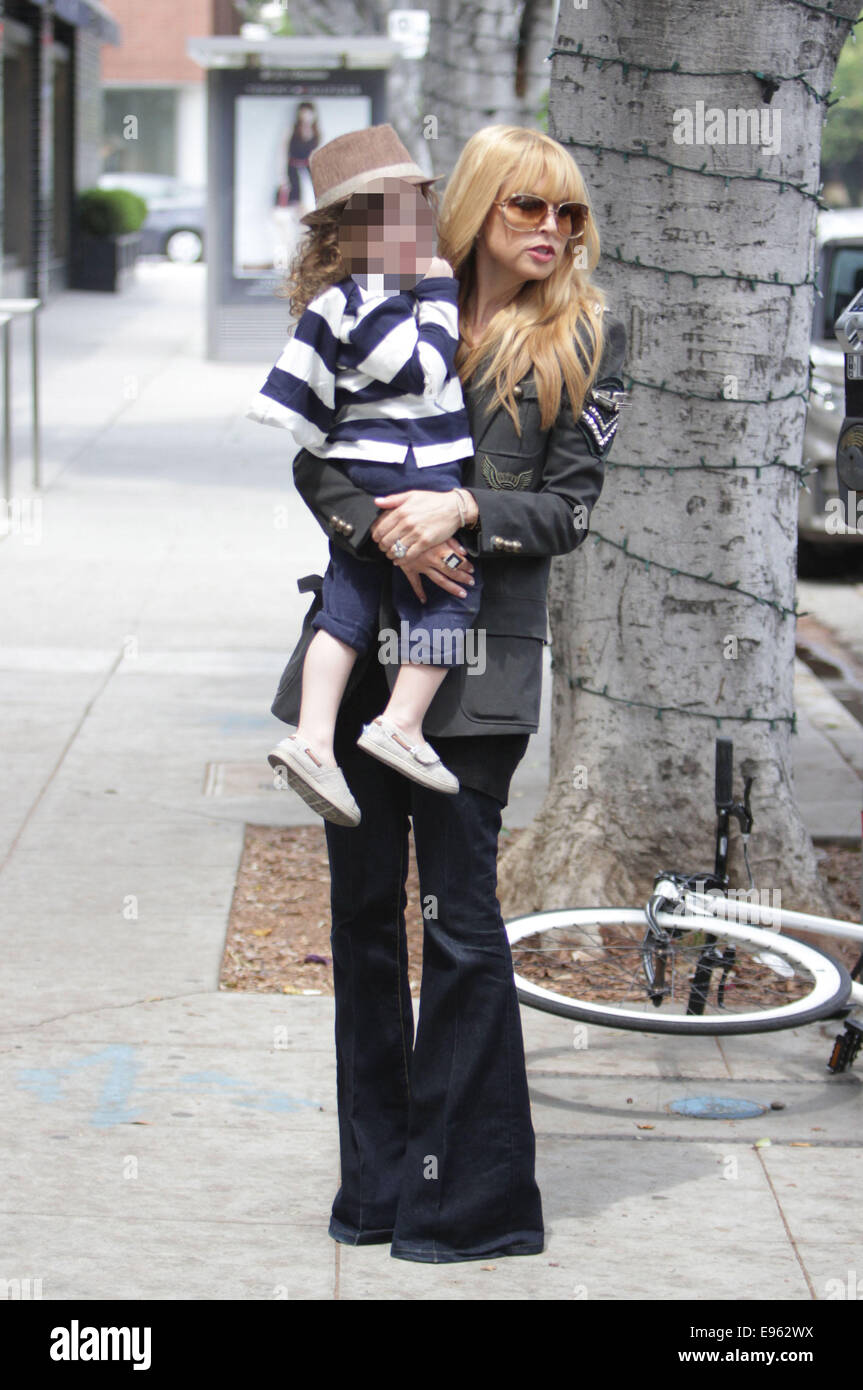 Rachel Zoe on Robertson Boulevard on a shopping trip with her parents ...