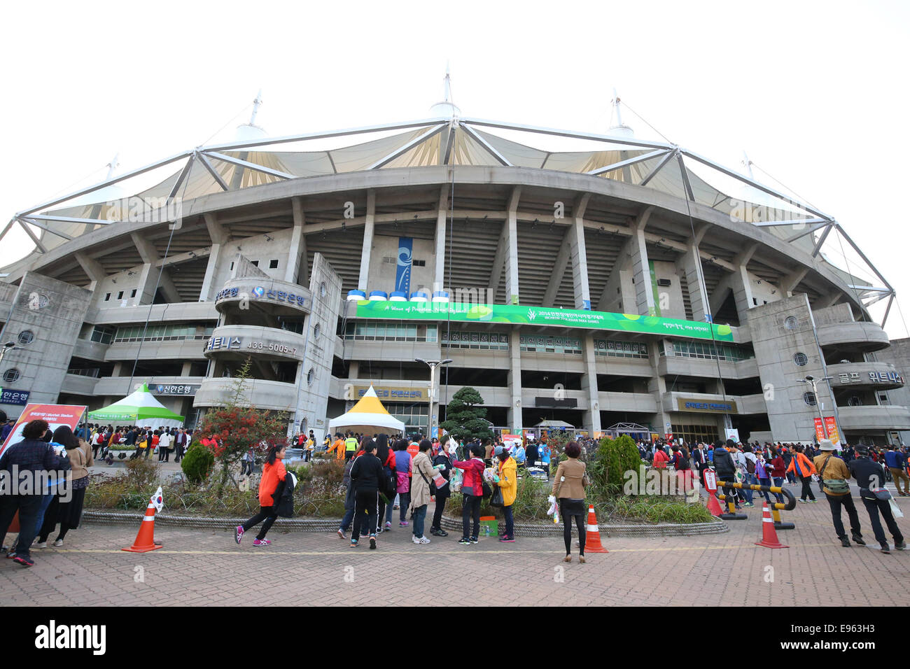 Incheon Munhak Stadium High Resolution Stock Photography and Images - Alamy