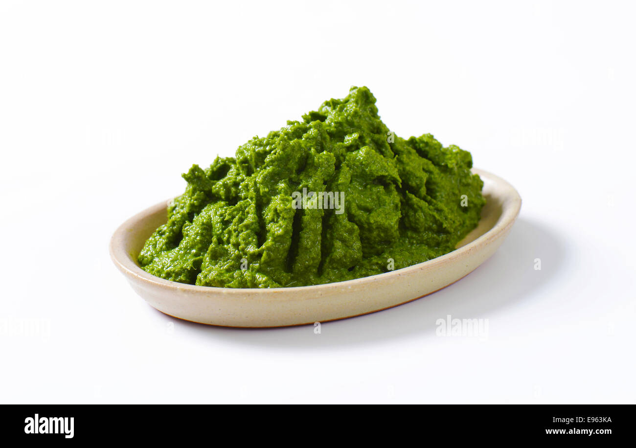 Plate of homemade spinach puree Stock Photo - Alamy
