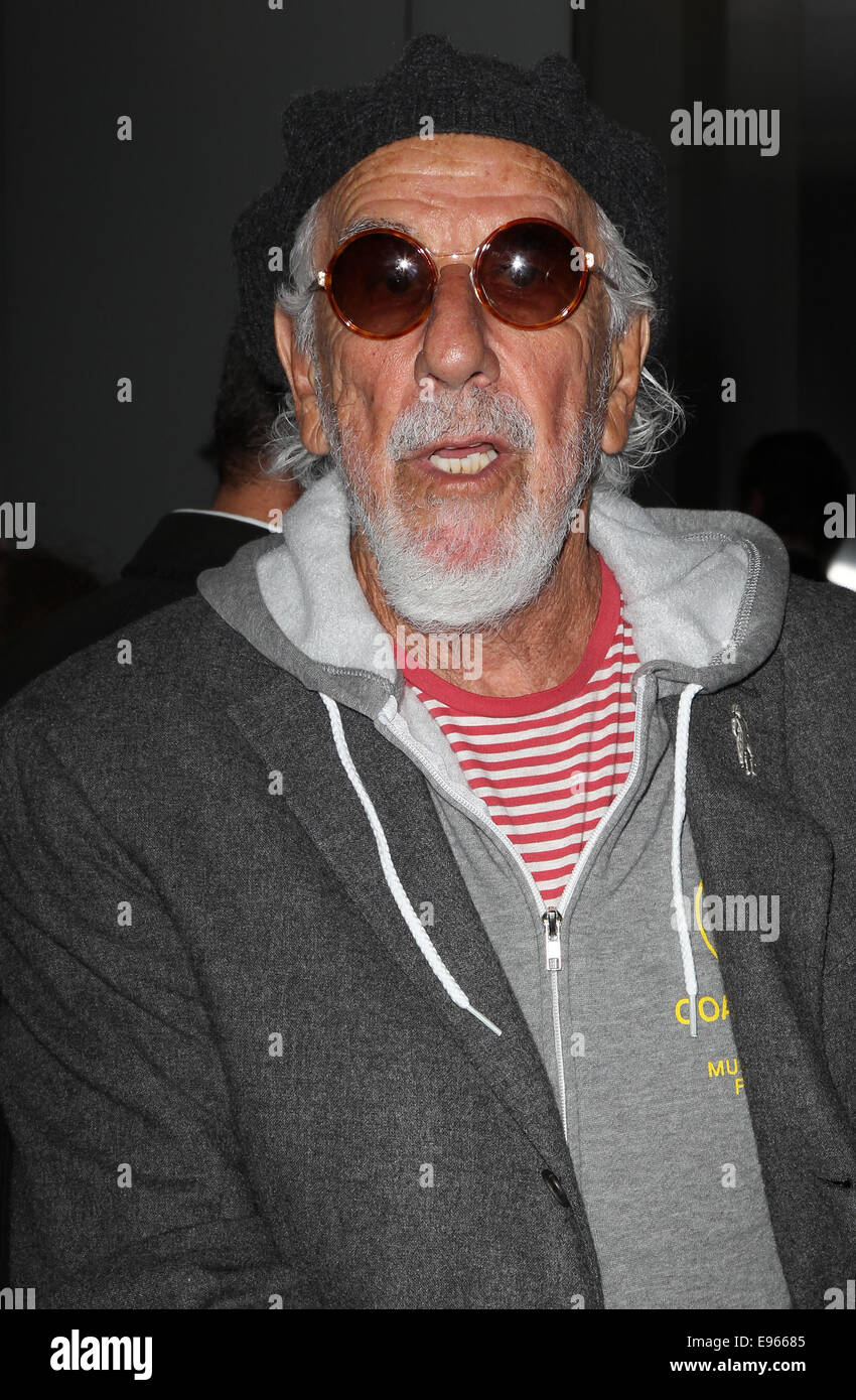 HBO premieres an exclusive presentation of Billy Crystal 700 Sundays ...