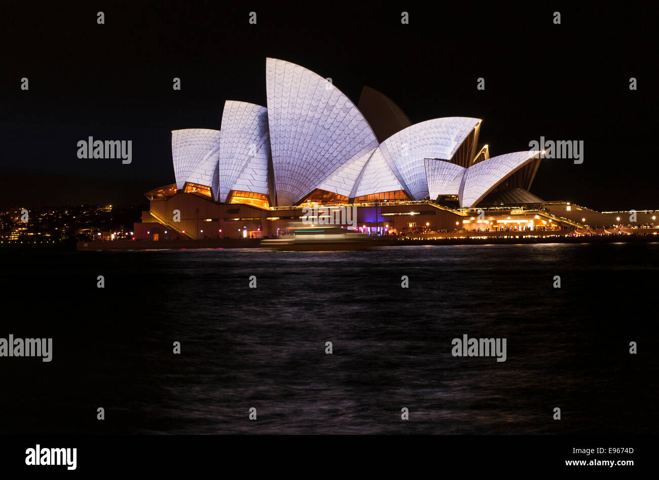 Night time opera house hi-res stock photography and images - Alamy