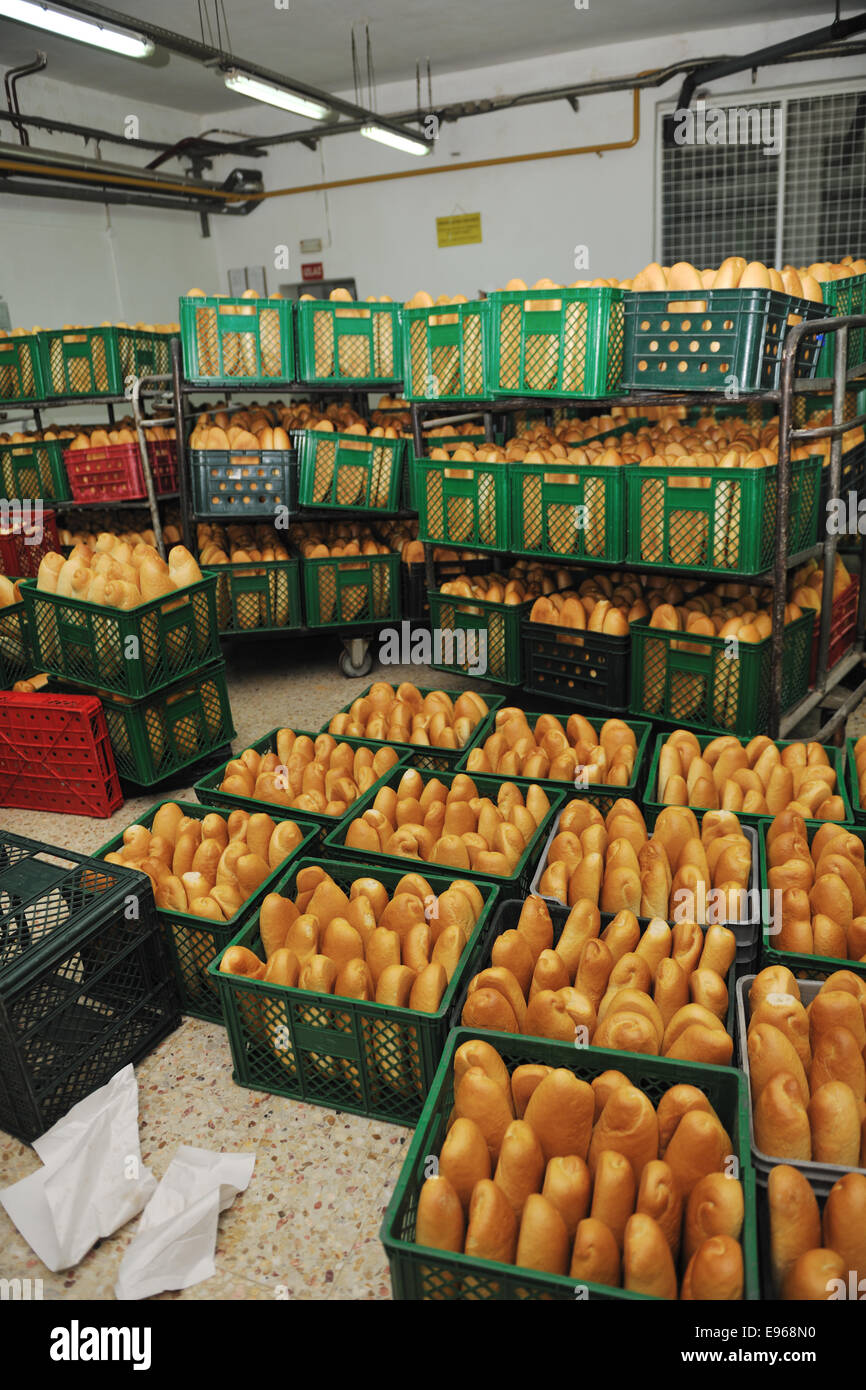 bread factory production Stock Photo - Alamy