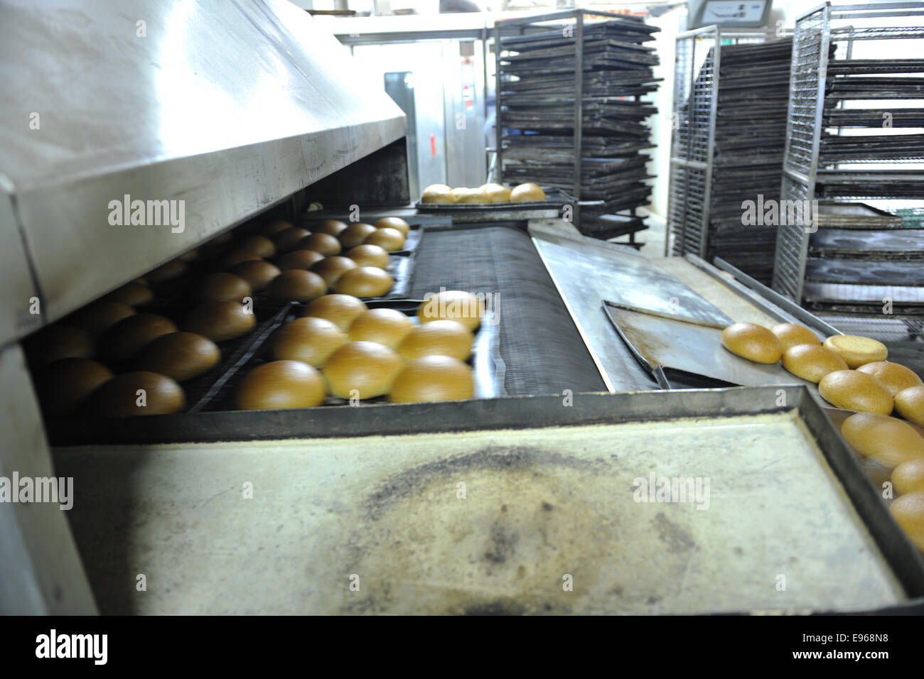 bread factory production Stock Photo - Alamy