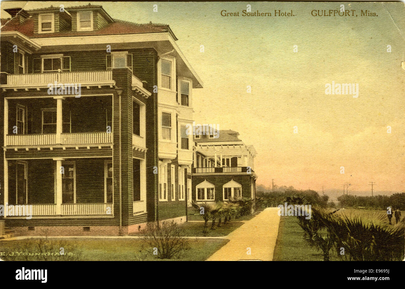 This postcard image shows the Great Southern Hotel in Gulfport ...