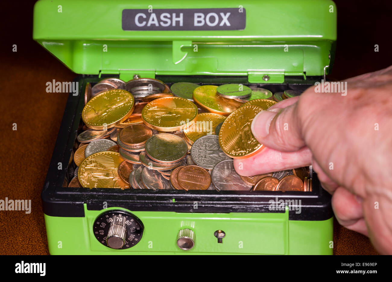 Gold coins treasure chest box hi-res stock photography and images - Alamy
