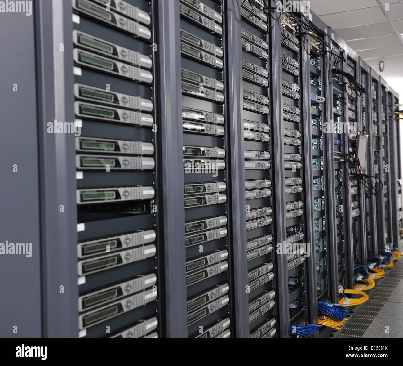 network server room Stock Photo - Alamy