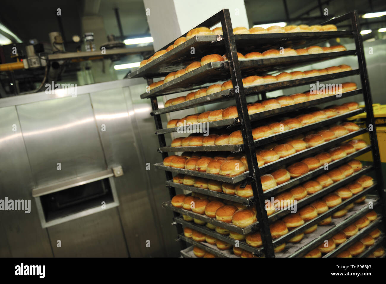 bread factory production Stock Photo - Alamy
