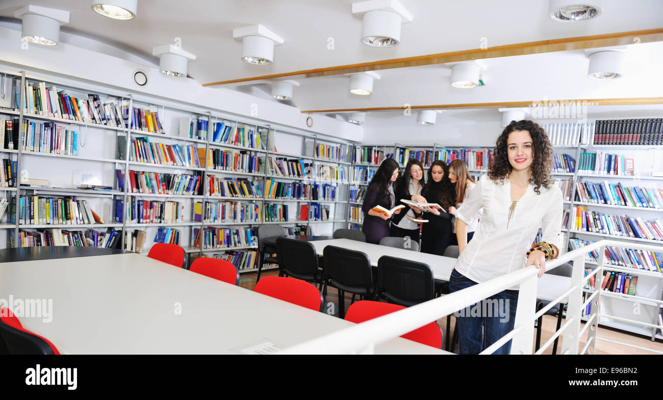 student in library Stock Photo - Alamy