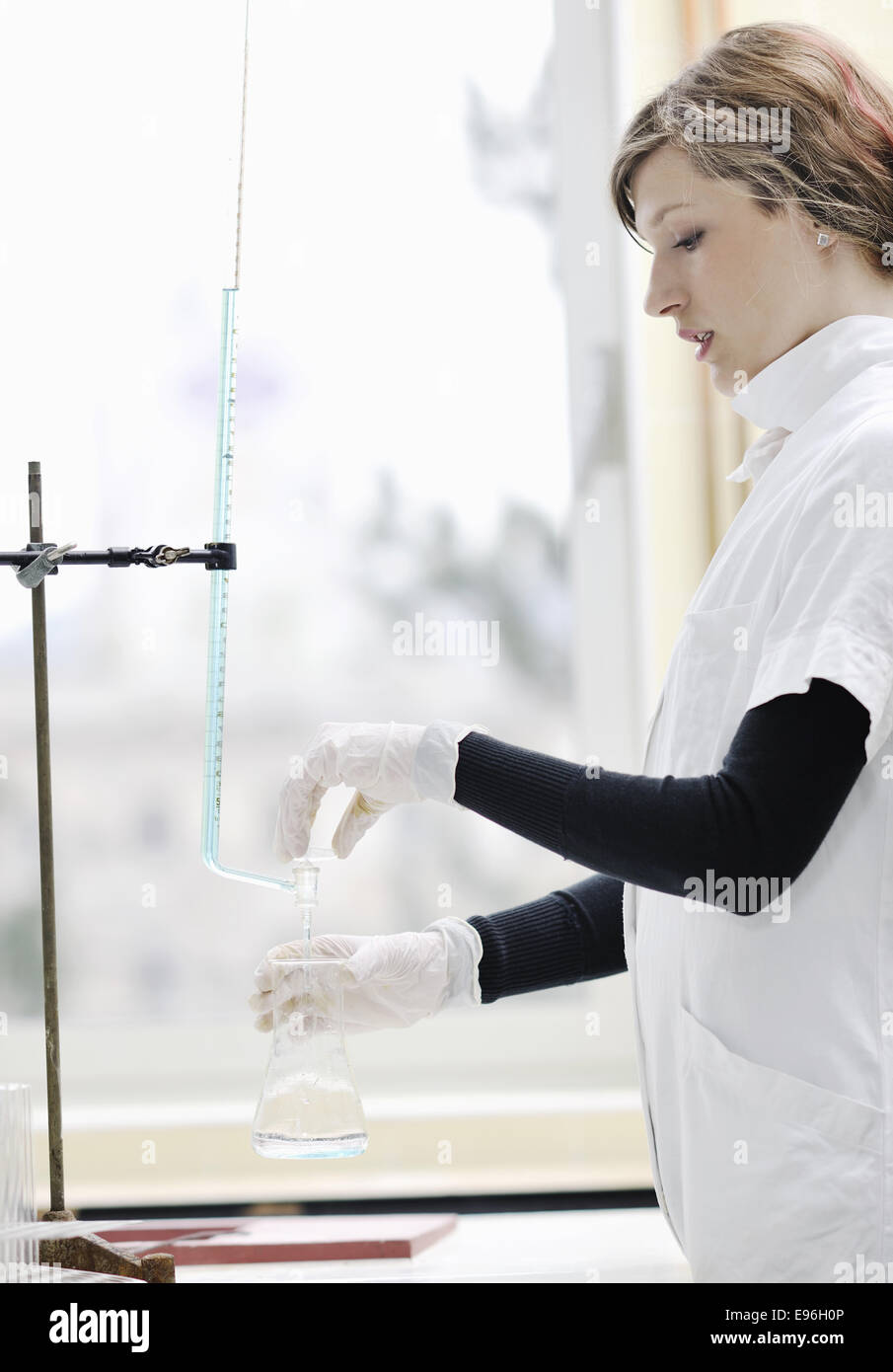 young woman in lab Stock Photo - Alamy