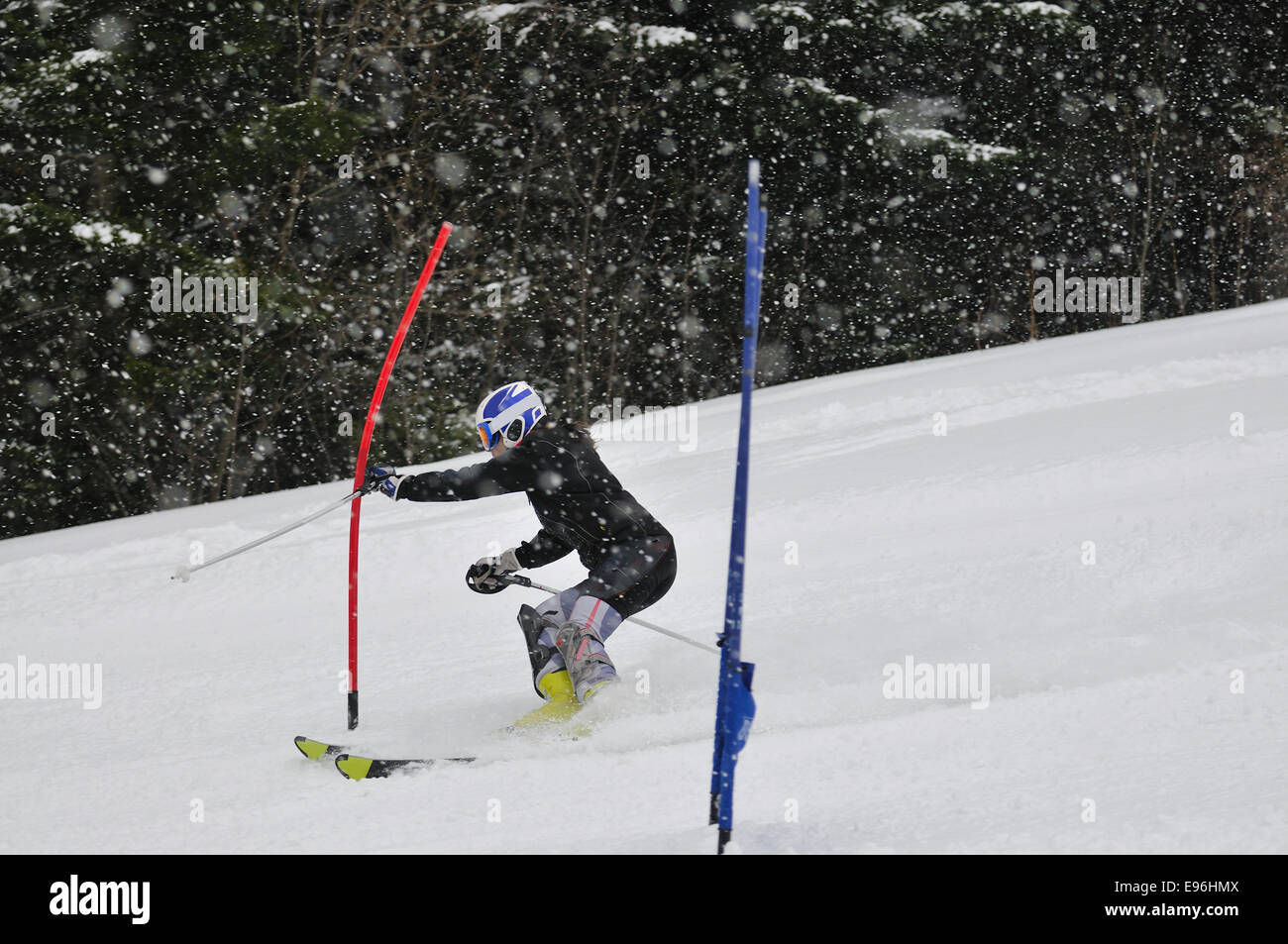 Youth alpine ski racing hi-res stock photography and images - Alamy