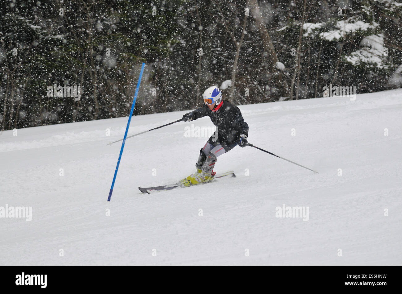 Youth alpine ski racing hi-res stock photography and images - Alamy