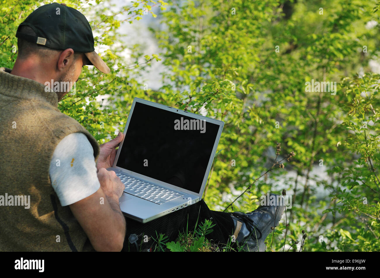 man outdoor laptop Stock Photo - Alamy