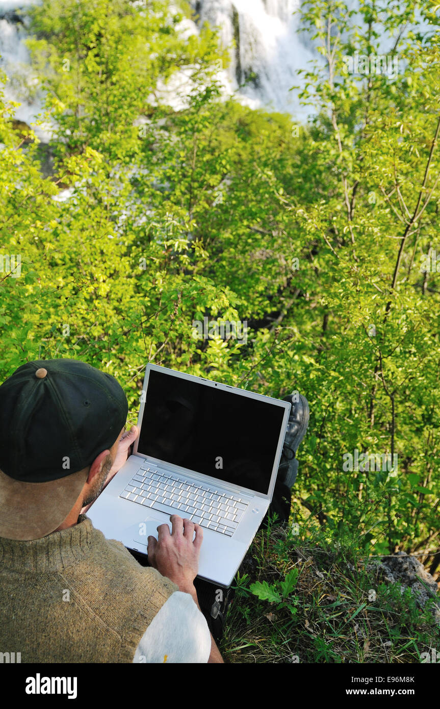 man outdoor laptop Stock Photo - Alamy