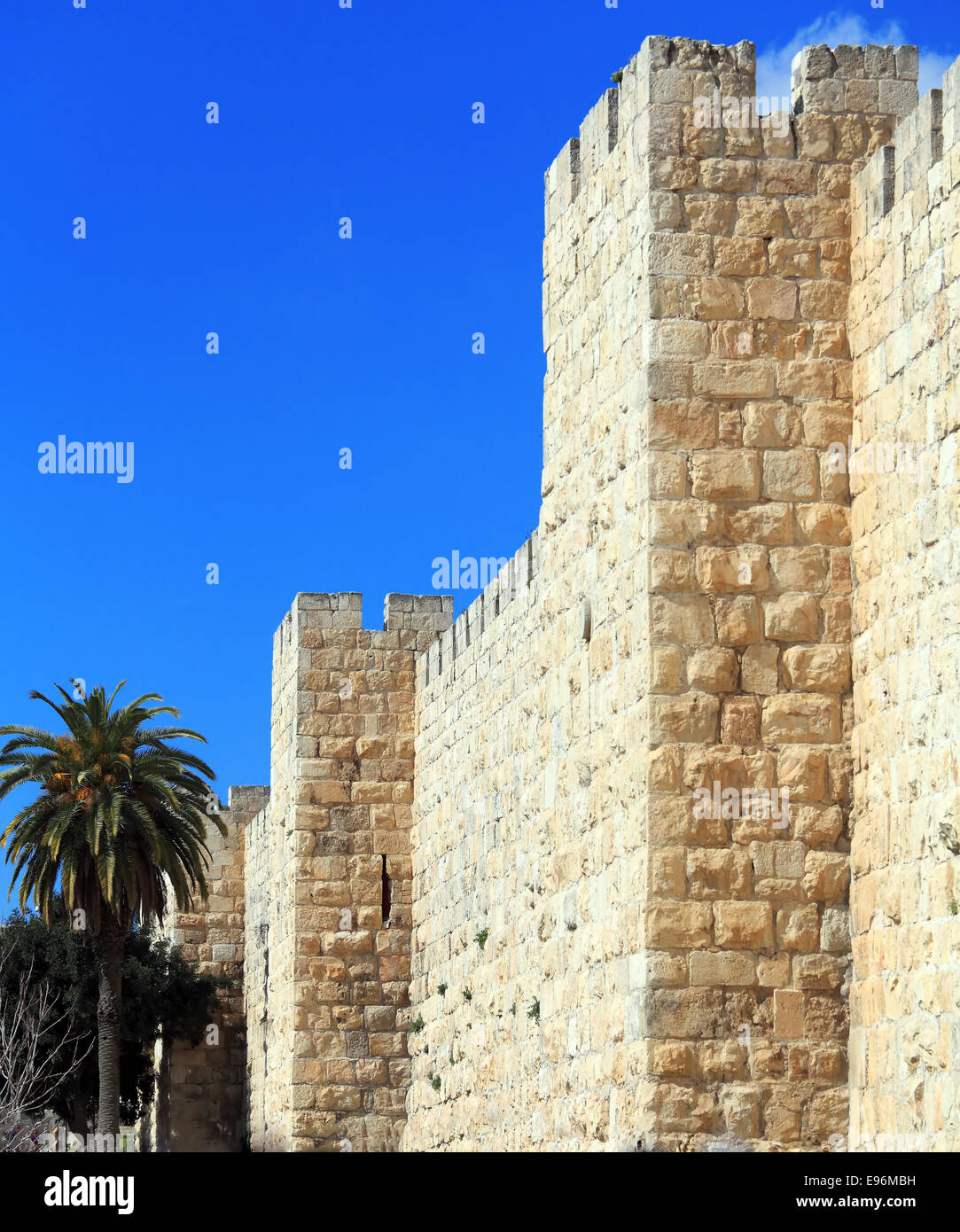 Empty city walls hi-res stock photography and images - Alamy