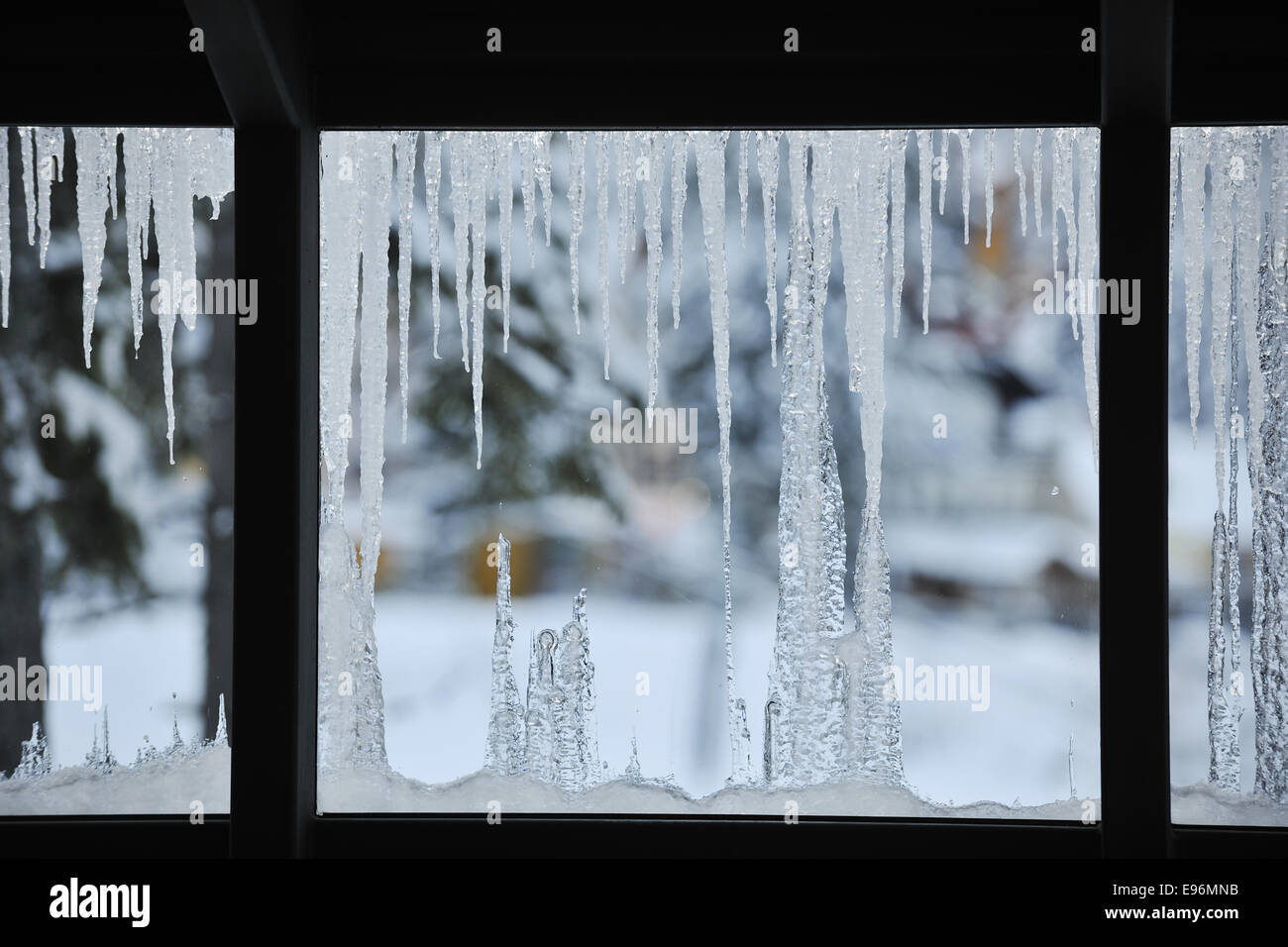 ice on window Stock Photo - Alamy
