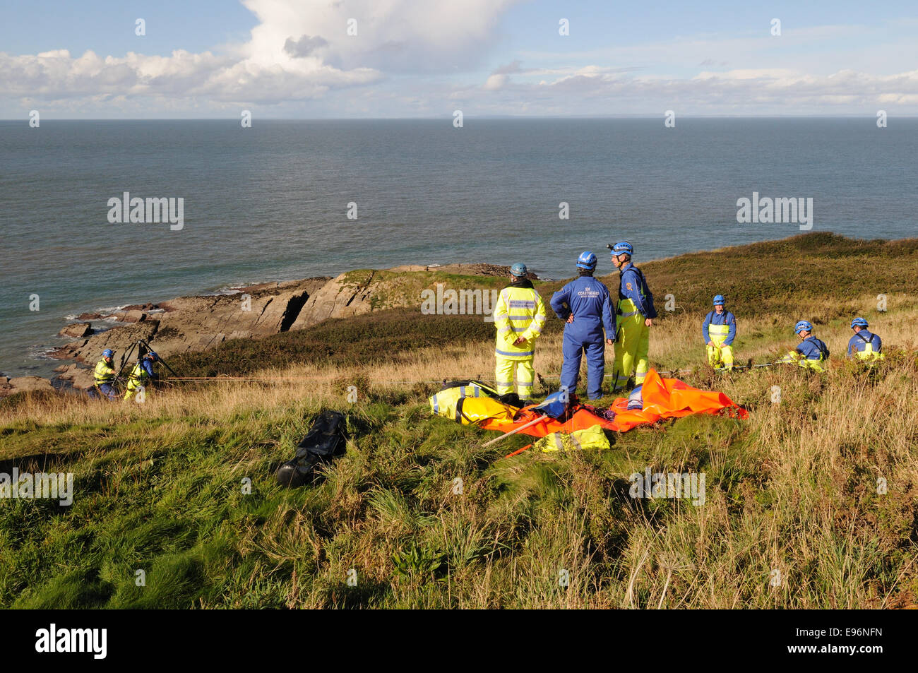 Cliff rescue hi-res stock photography and images - Alamy