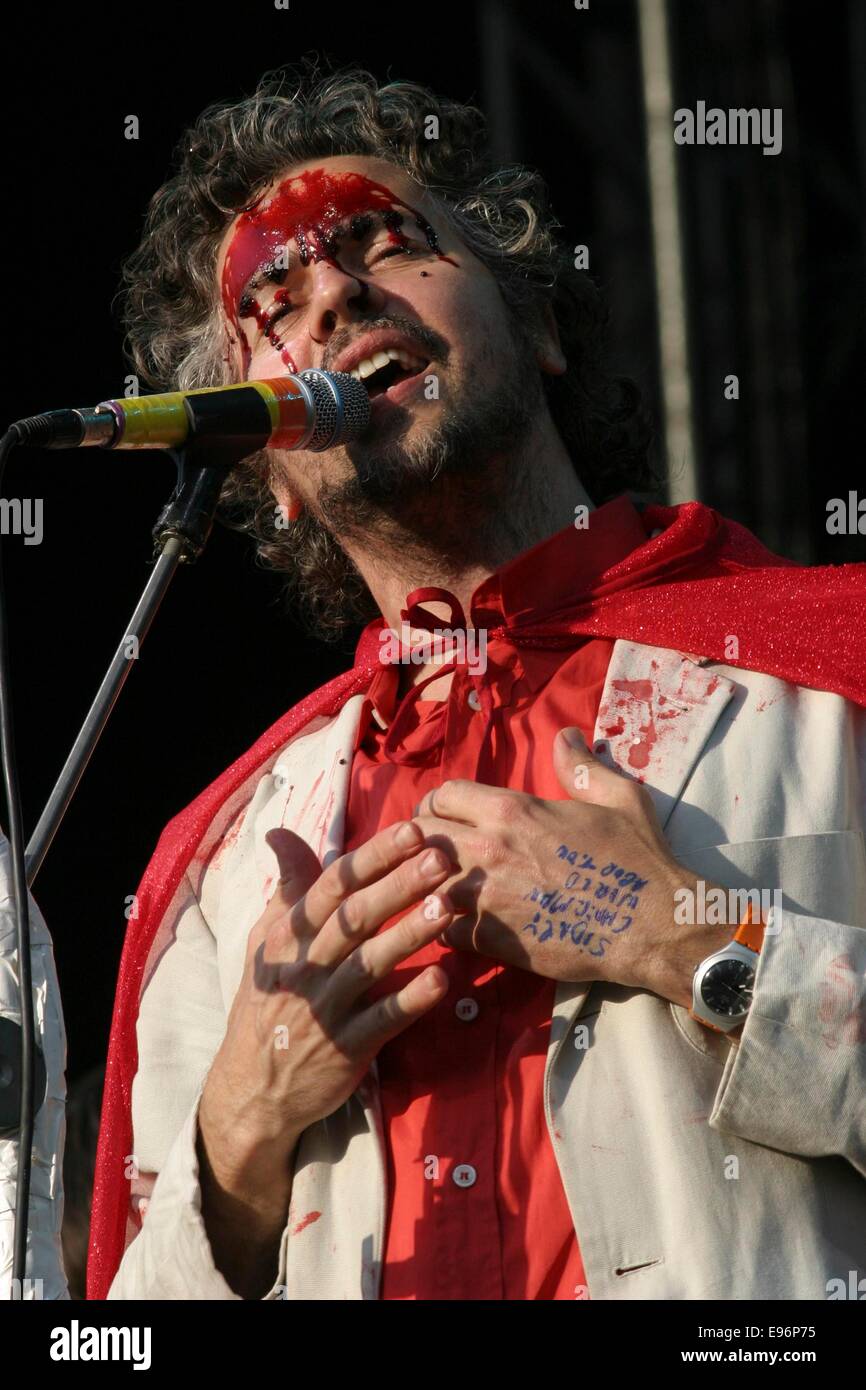 Wayne coyne musician hi-res stock photography and images - Alamy