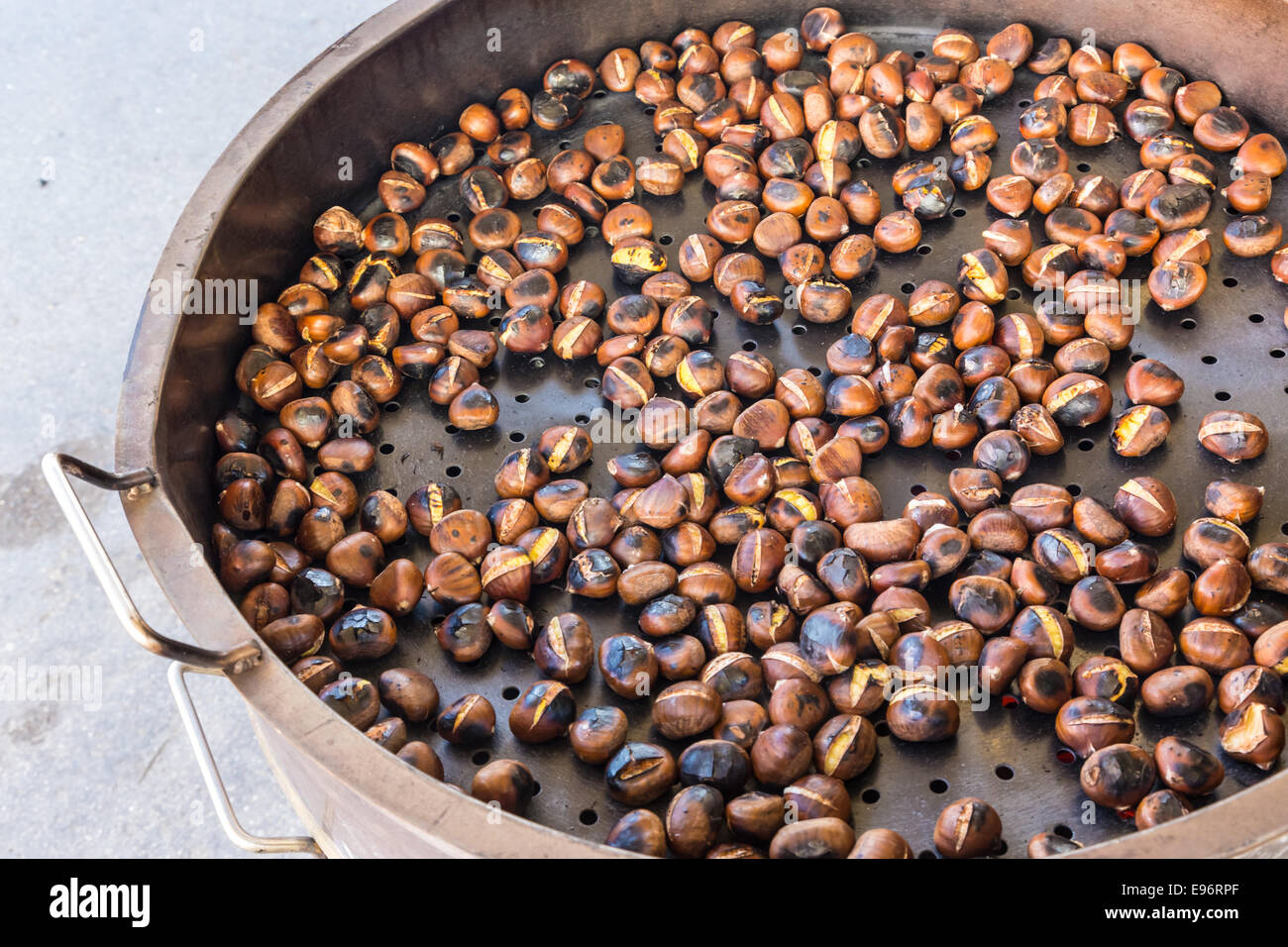 Chestnut grill hi-res stock photography and images - Alamy