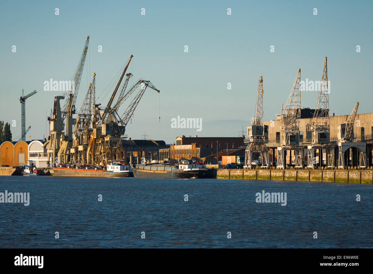 Industrial cranes docks in hi-res stock photography and images - Alamy