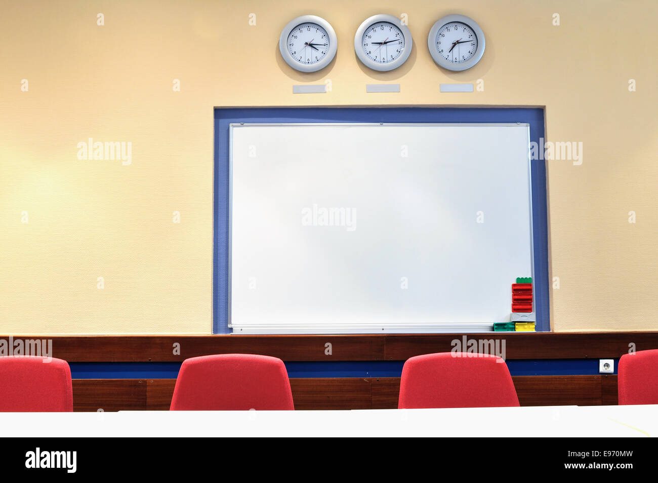 Three time zones hi-res stock photography and images - Alamy