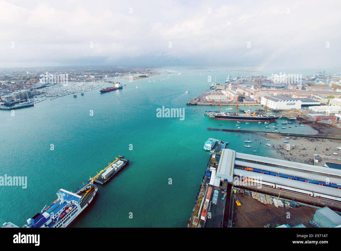 Solent water hi-res stock photography and images - Alamy