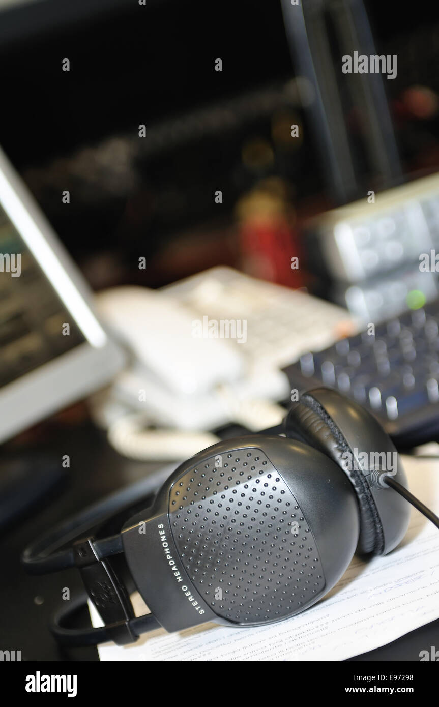 radio station microphone Stock Photo - Alamy