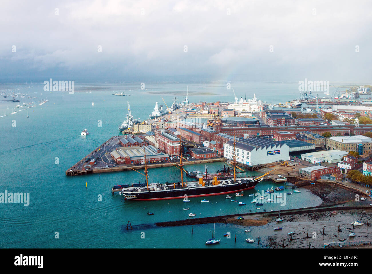 Solent water hi-res stock photography and images - Alamy