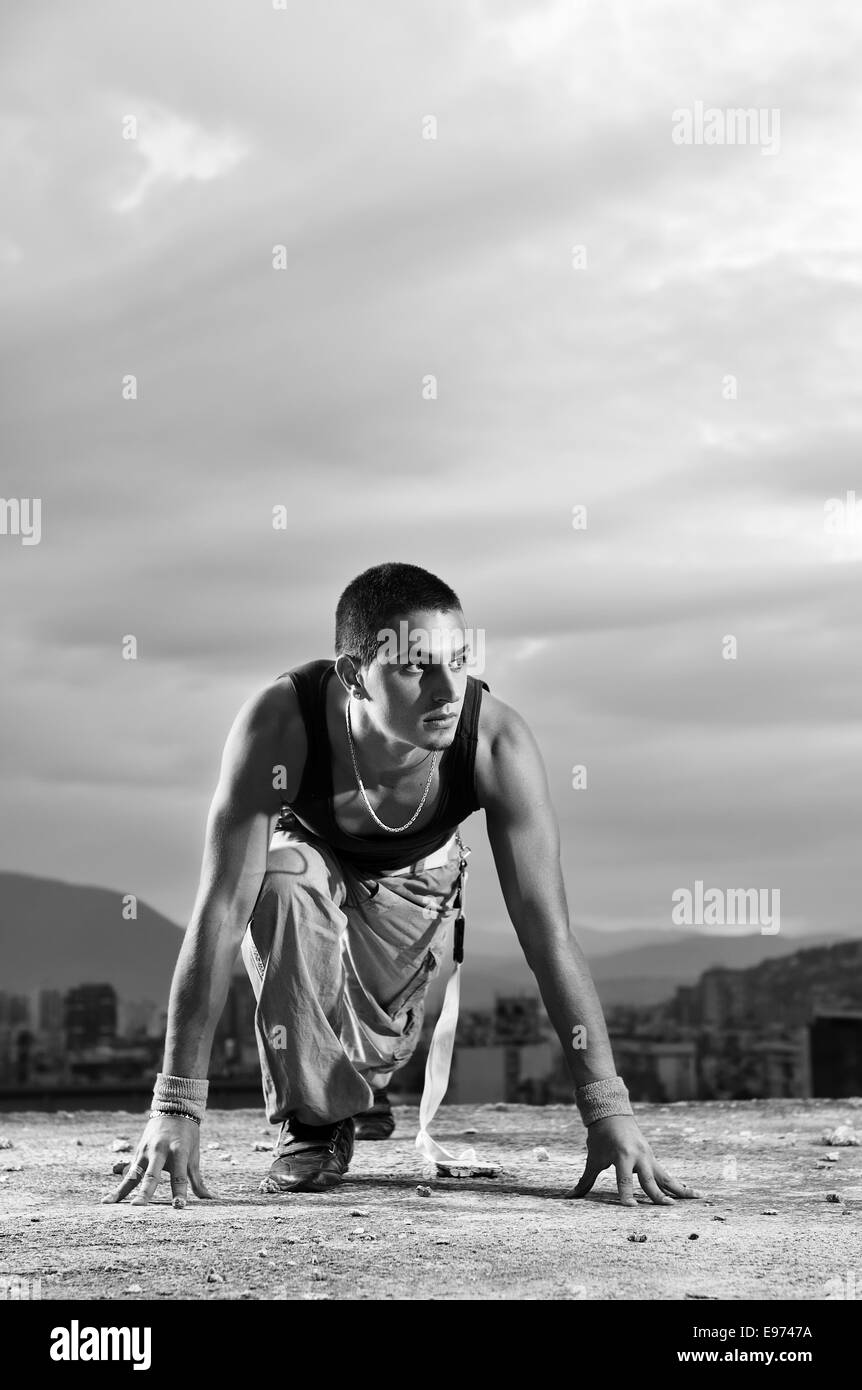 Runner man ready run Black and White Stock Photos & Images - Alamy