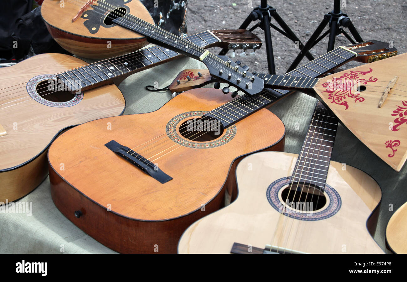 Balalaika hi-res stock photography and images - Alamy