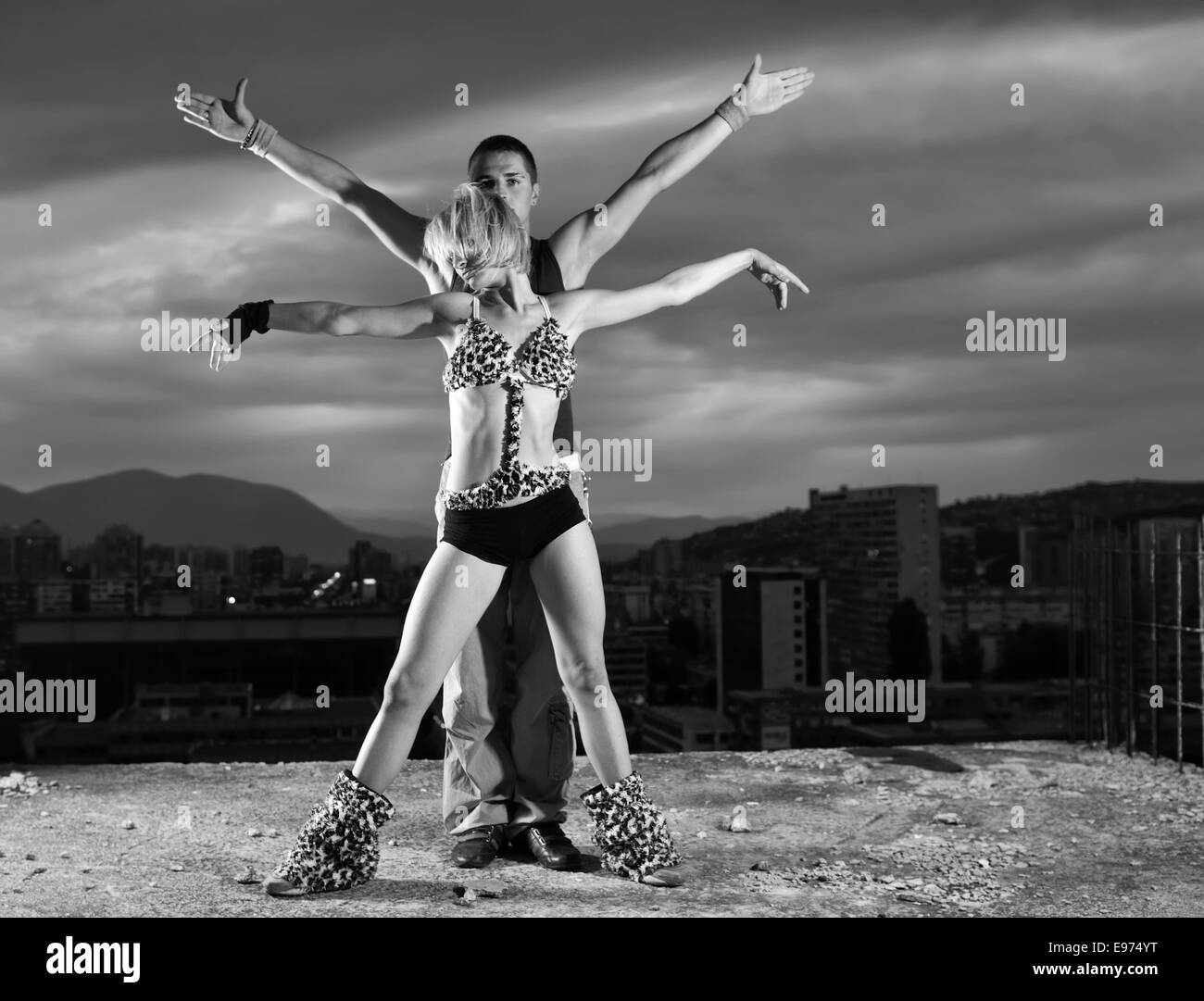 romantic urban couple dancing outdoor Stock Photo - Alamy