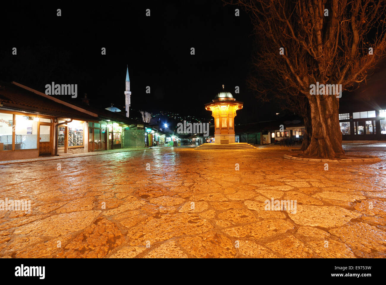 A look at the city at night Stock Photo - Alamy