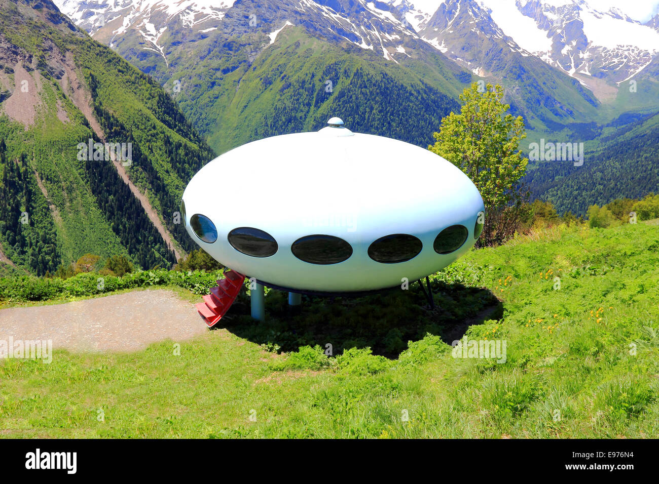 Ufo tree hi-res stock photography and images - Alamy