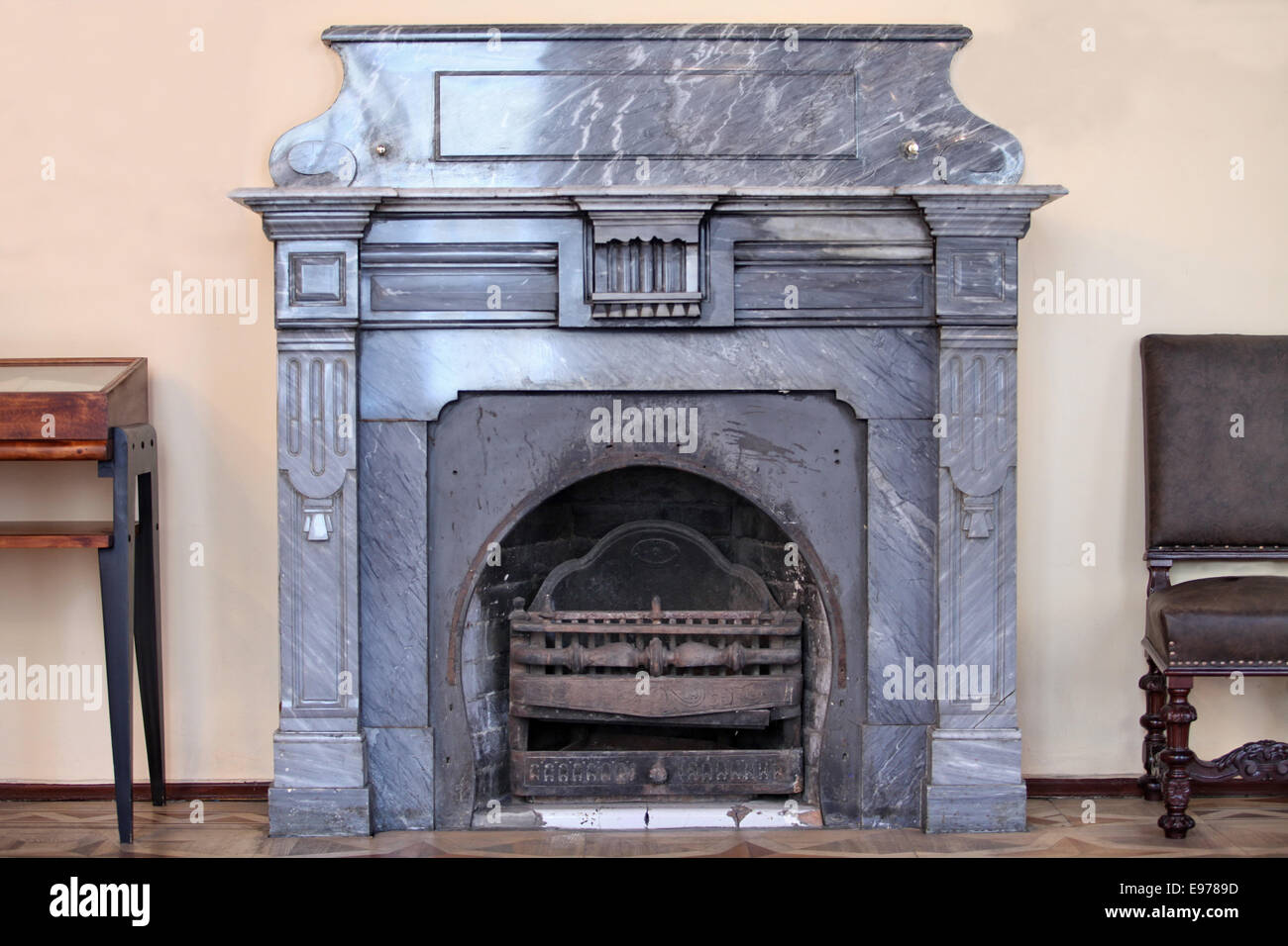 Fireplace hi-res stock photography and images - Alamy