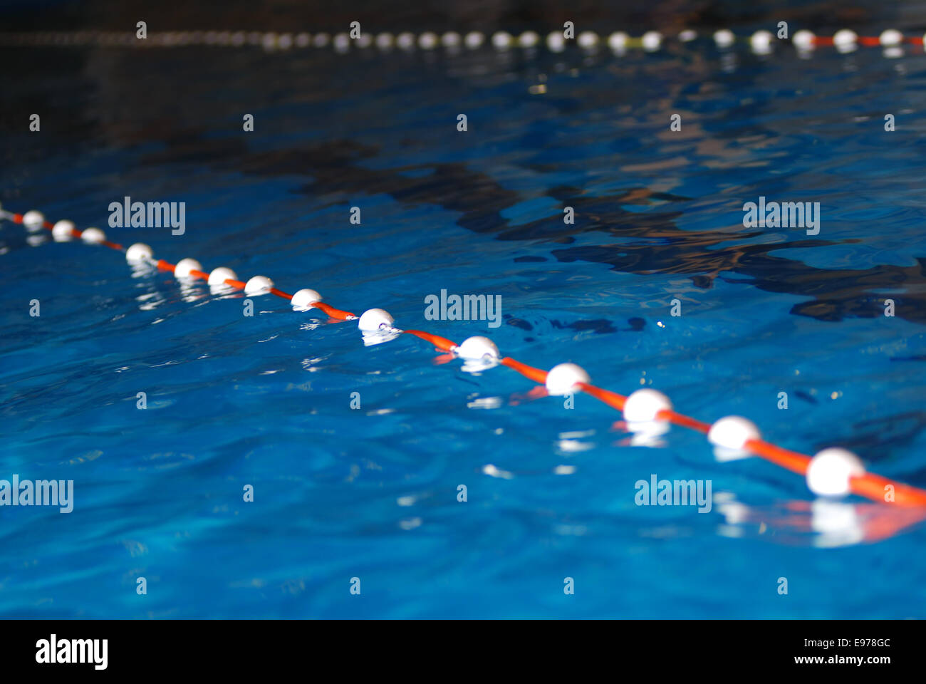Empty olympic swimming pool clear hi-res stock photography and images ...