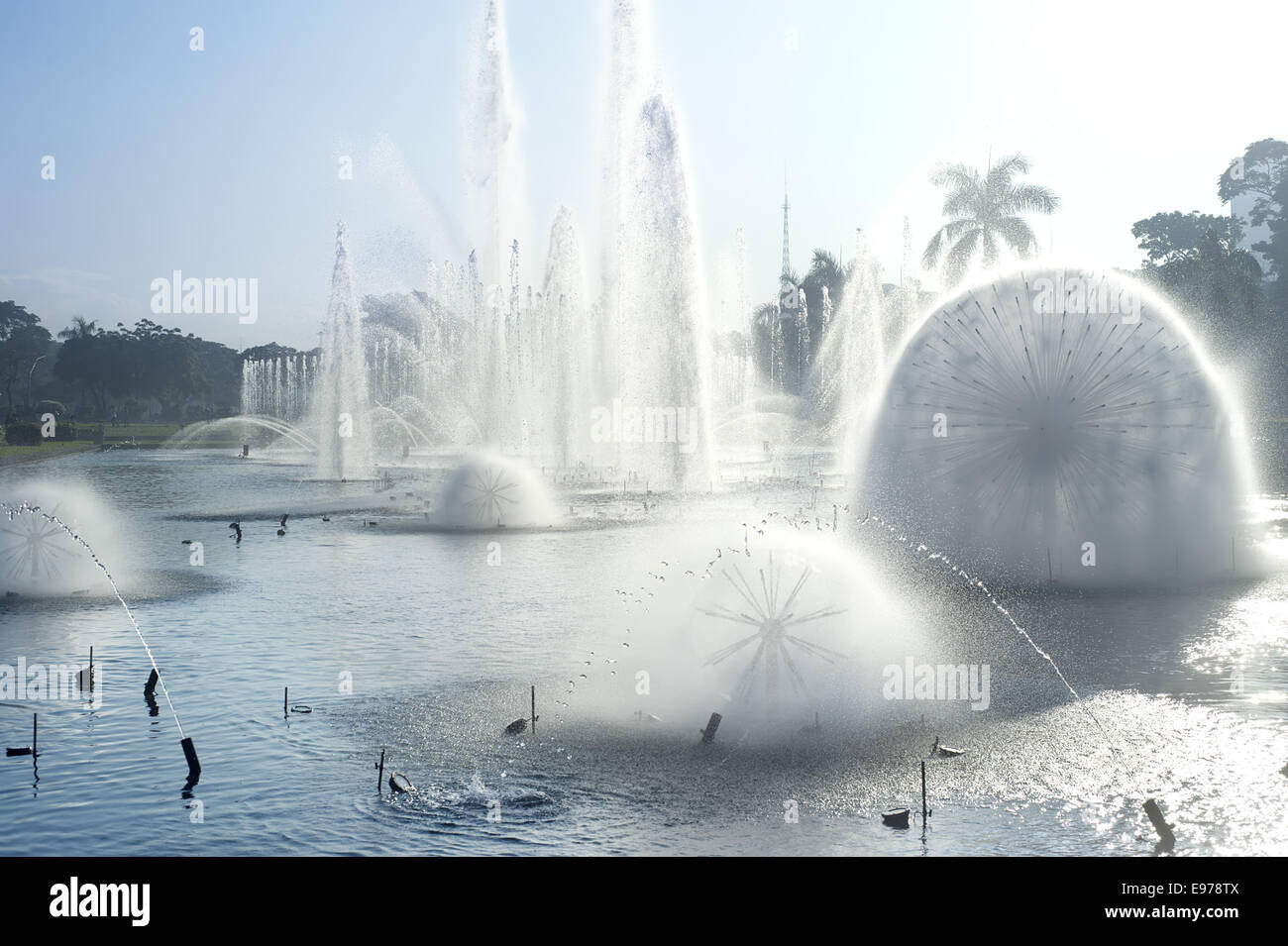 Manila fountain hi-res stock photography and images - Alamy