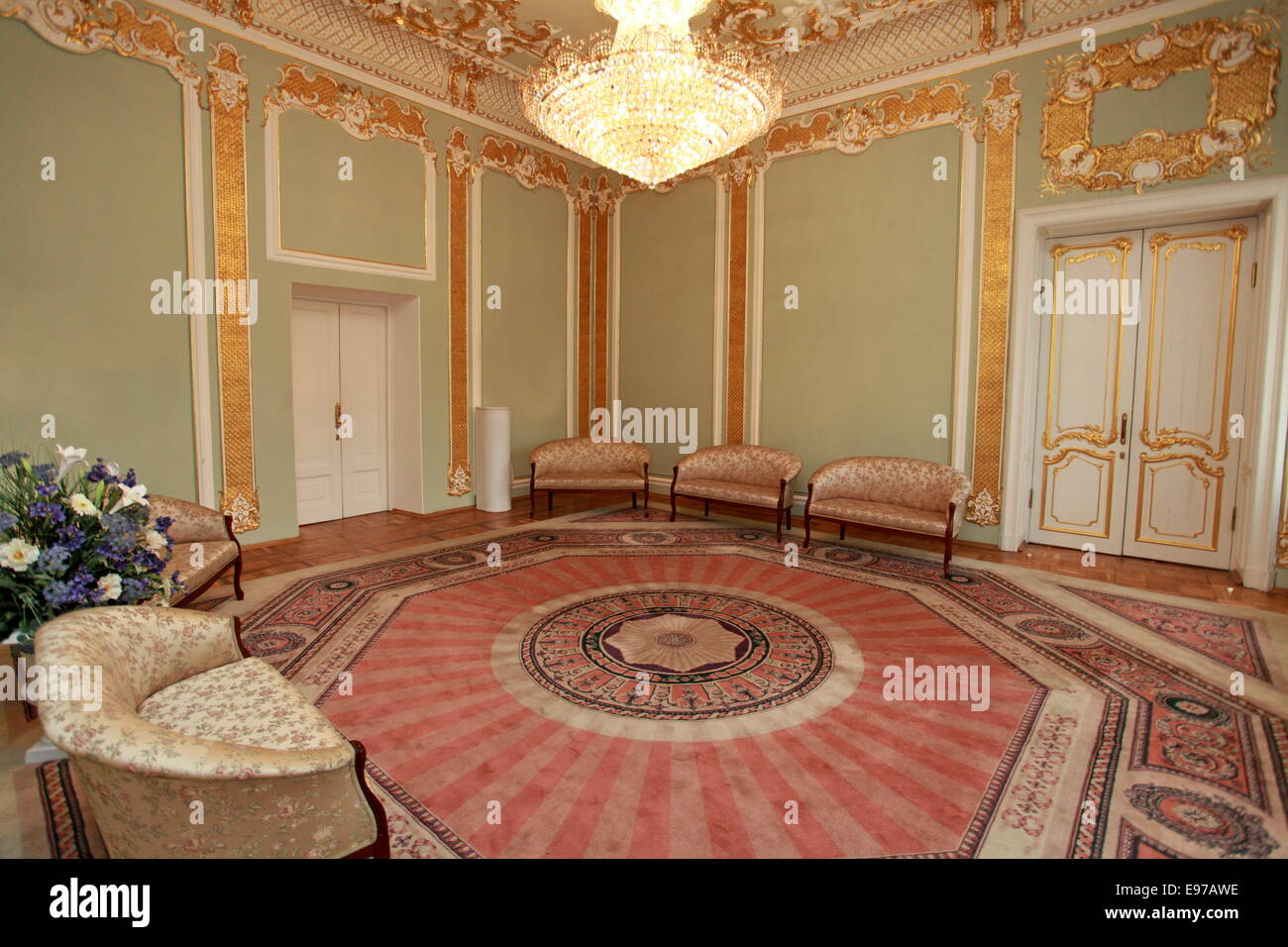 Parquet floor palace hi-res stock photography and images - Alamy