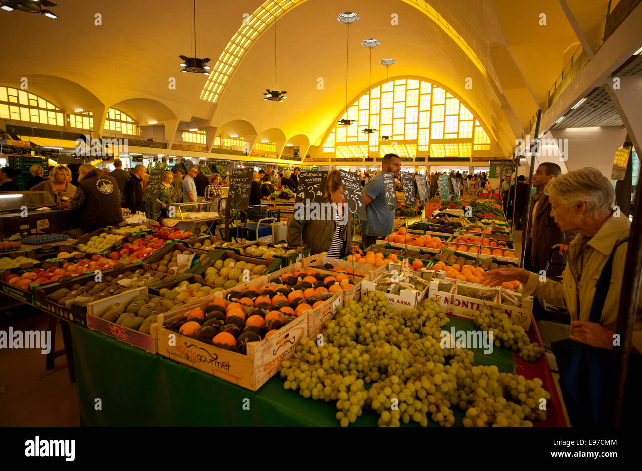 Reims france market hi-res stock photography and images - Alamy