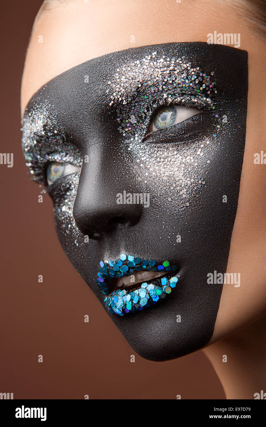 Triangle woman face hi-res stock photography and images - Alamy