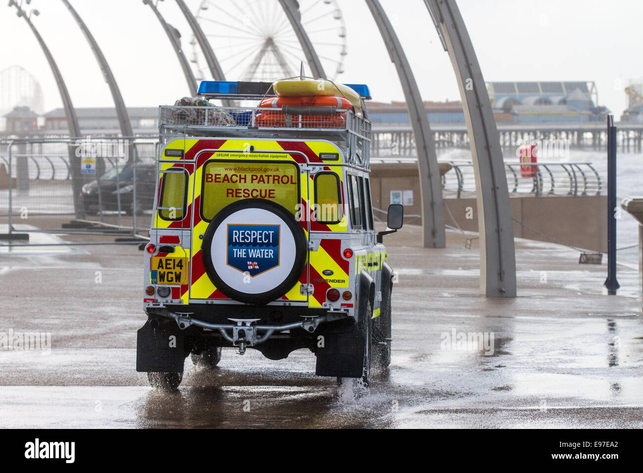 rnli lifeguard sea save rescue rescuer emergency drown drowning water ...