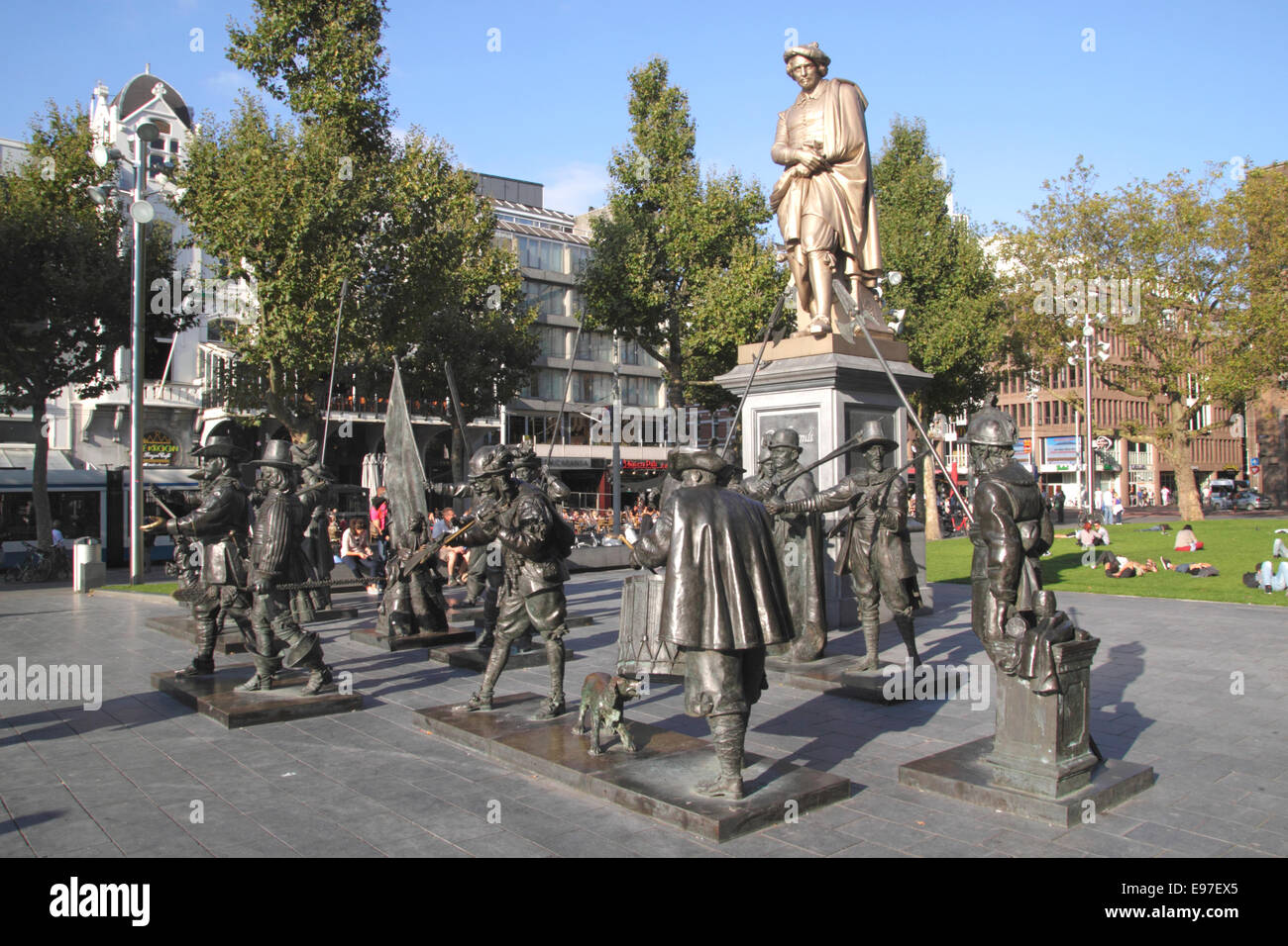Rembrandt square amsterdam holland hi-res stock photography and images ...