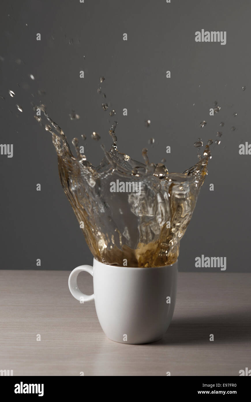 Tea motion hi-res stock photography and images - Alamy