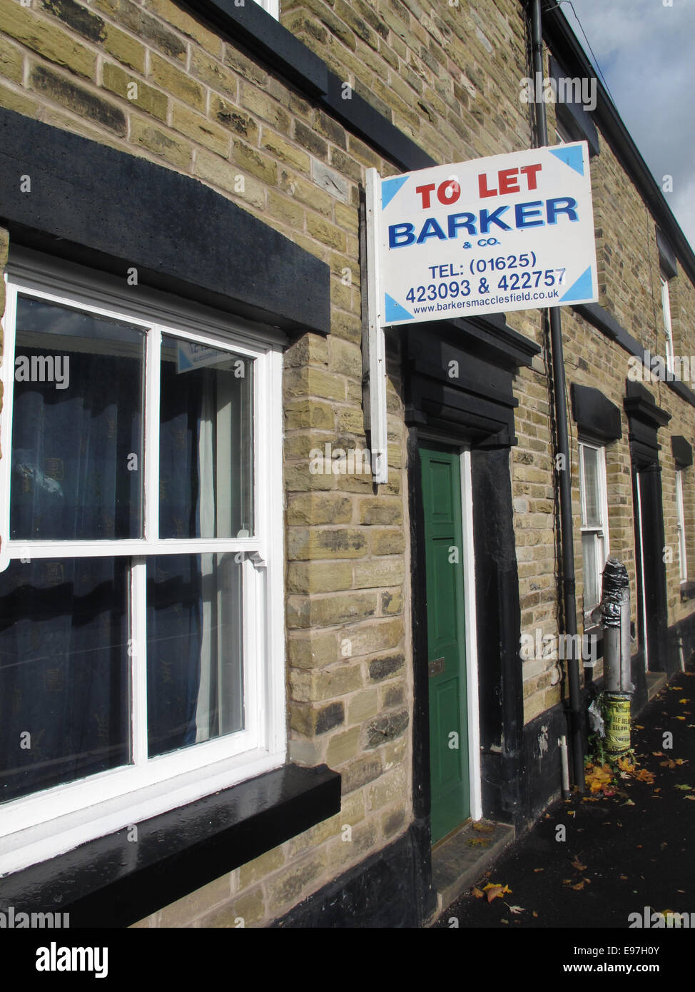 House to let board hi-res stock photography and images - Alamy