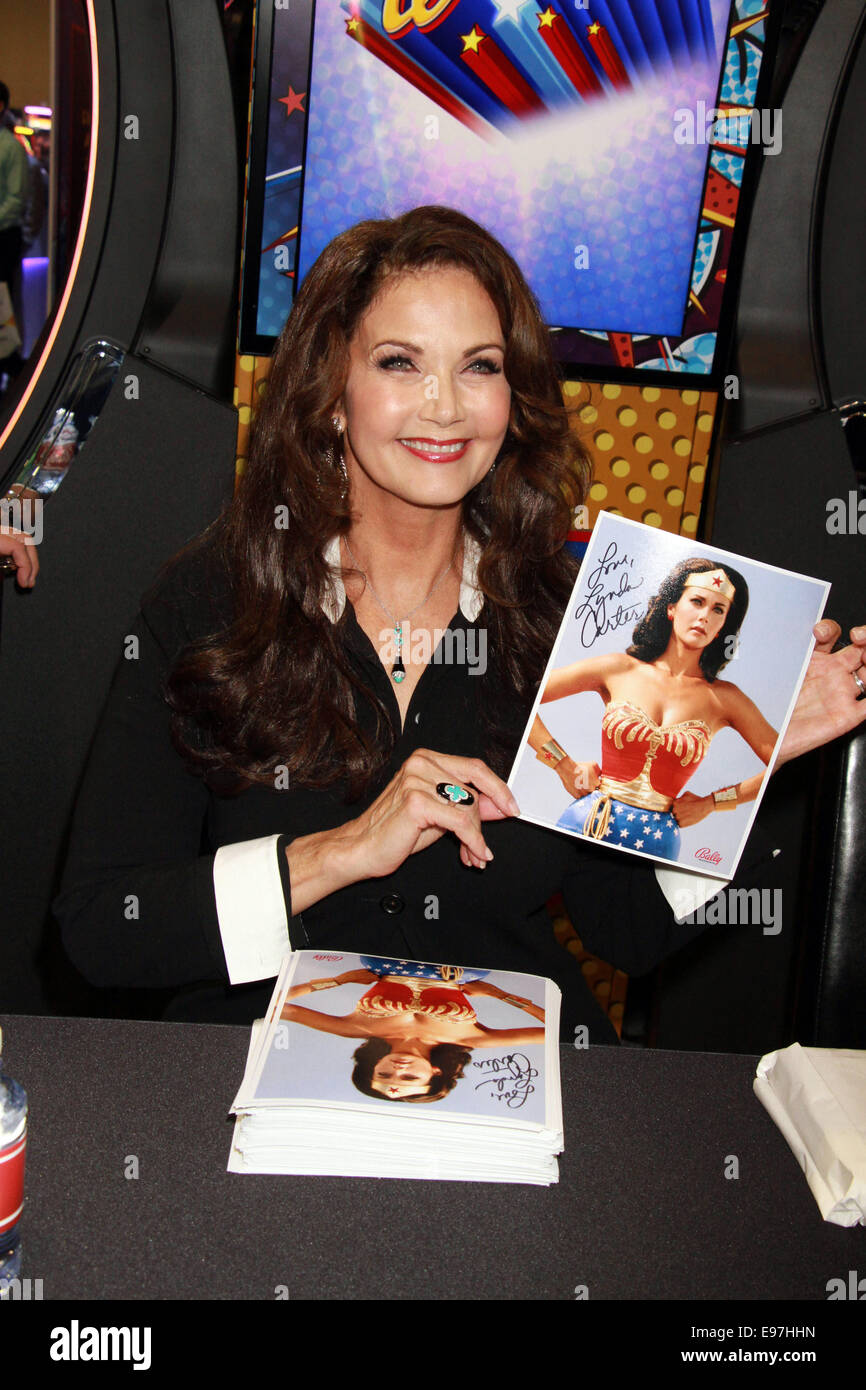 Las Vegas.Nev.USA. Lynda Carter Unveils Bally Technologies' Wonder ...