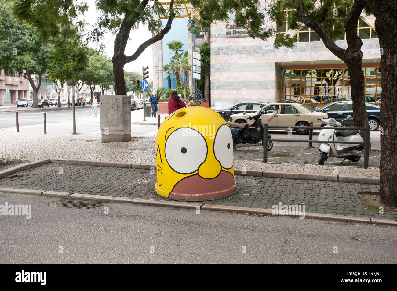 Homer simpson cartoon hi-res stock photography and images - Alamy