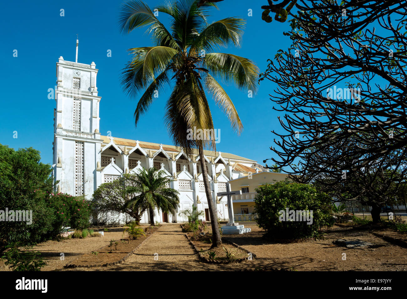 White cathedral mahajanga madagascar hi-res stock photography and ...