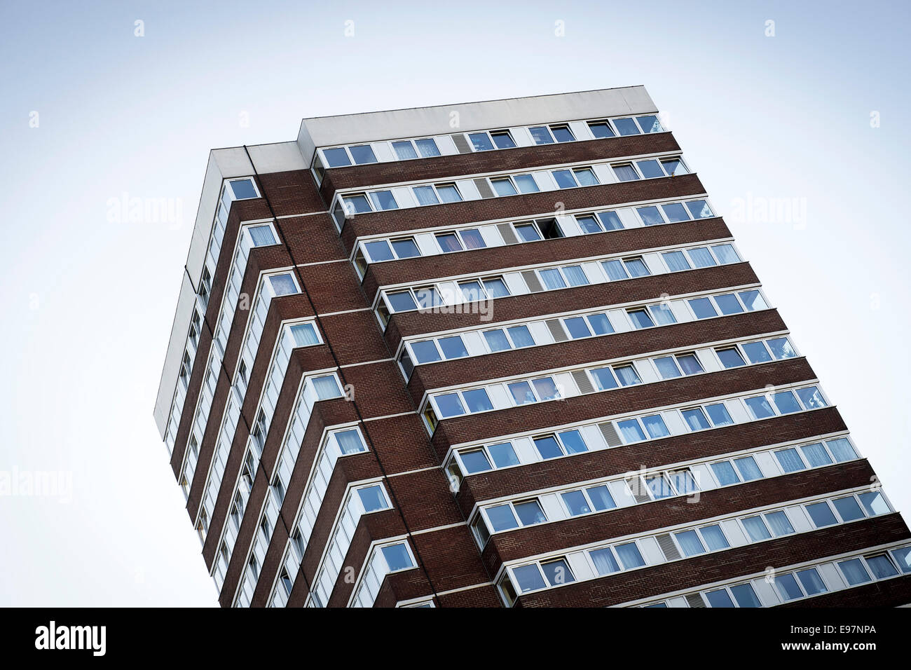 A tower block in Tower Hamlets in East London Stock Photo - Alamy