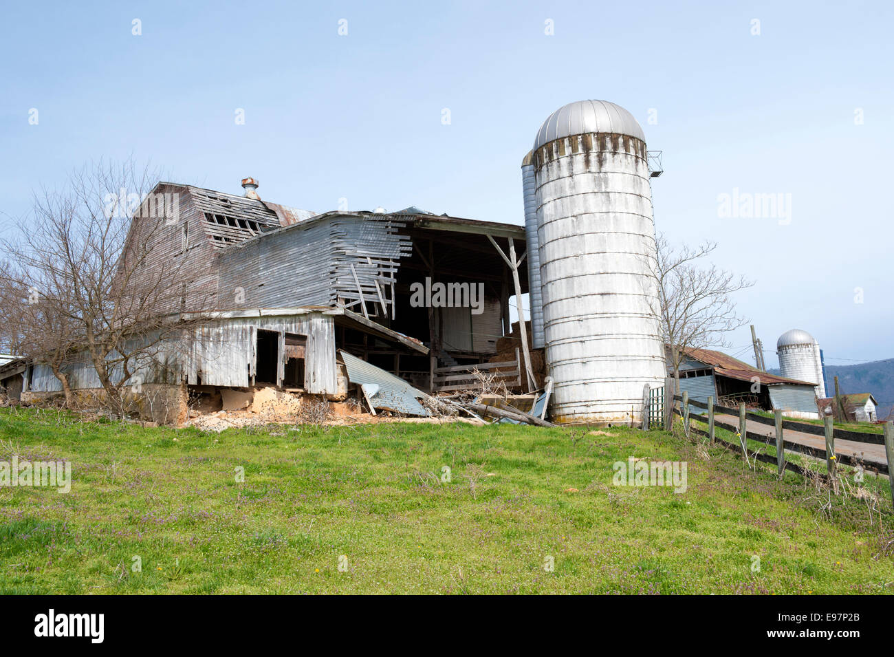 Old barns with silo hi-res stock photography and images - Alamy